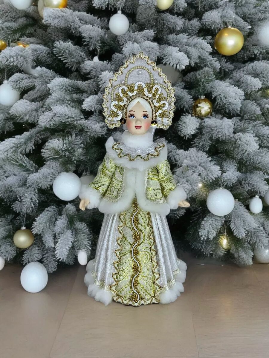 Снегурочка под ёлку