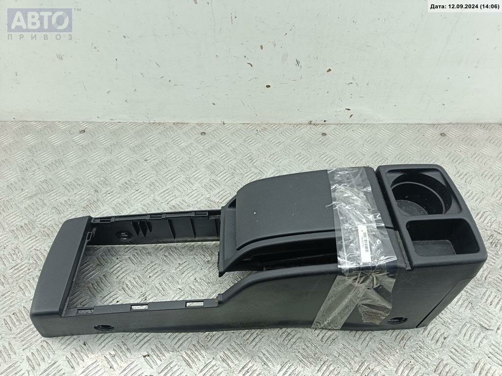 Подлокотник Mazda 5
