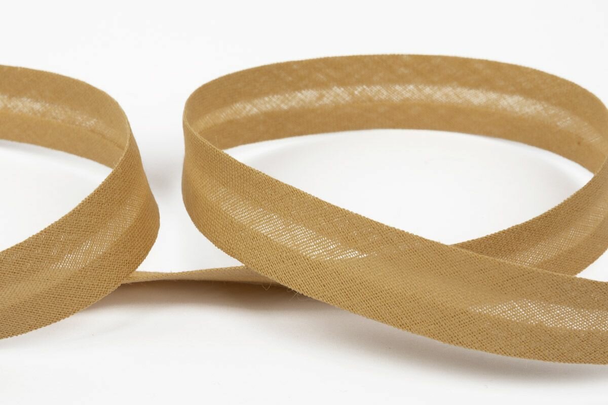 Косая бейка Х/Б "Gamma" GK-15C 14 - 15 мм 132 м 1 м №007 коричнево-бежевый