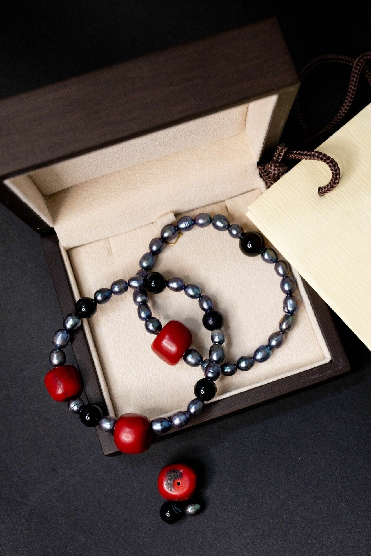 Браслет, коралл