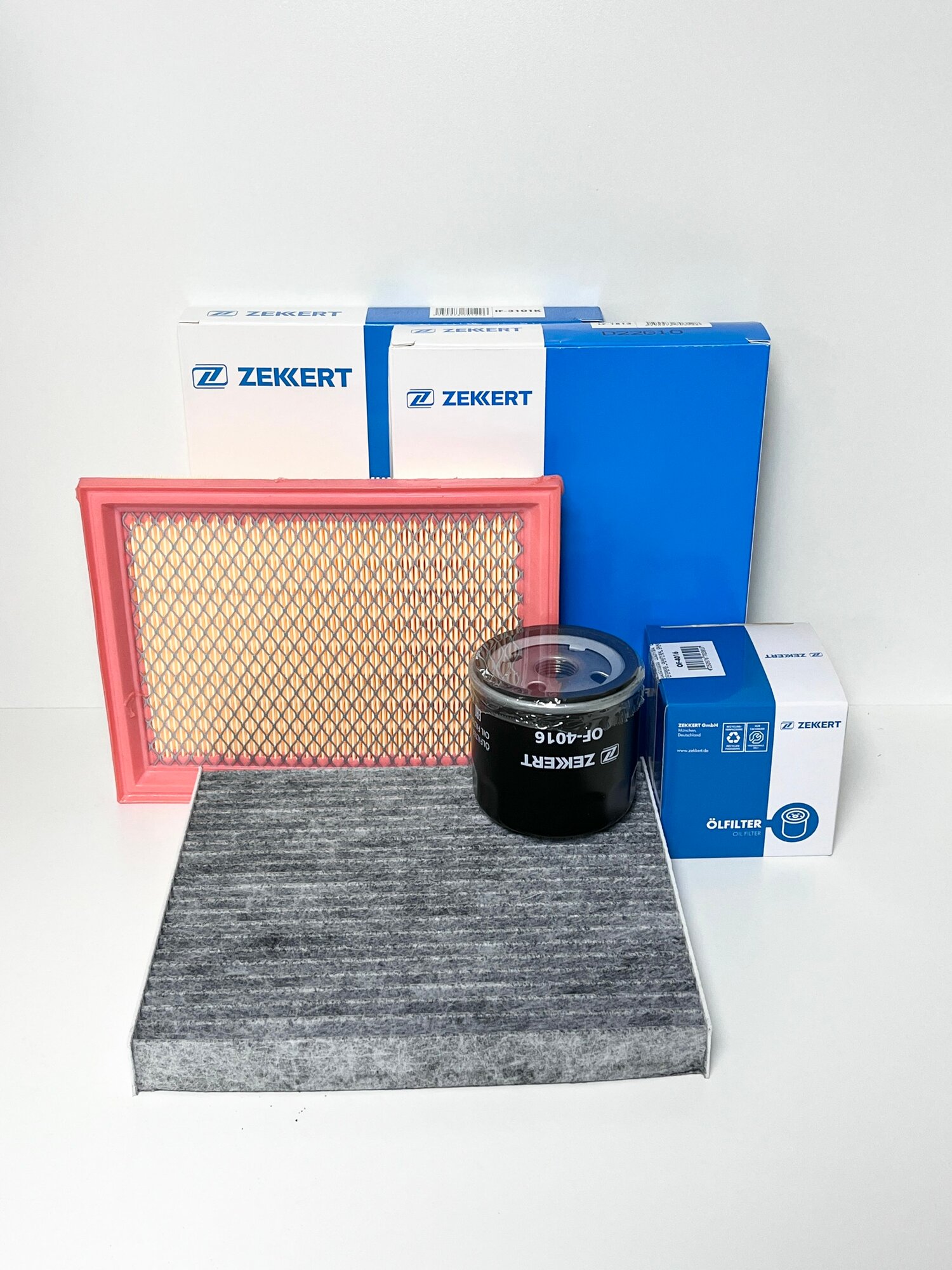 Комплект фильтров для Mazda 2 DY 2002 - 2007 (Фильтр воздушный + масляный + салонный угольный) Мазда 2 1.2 1.4 1.6