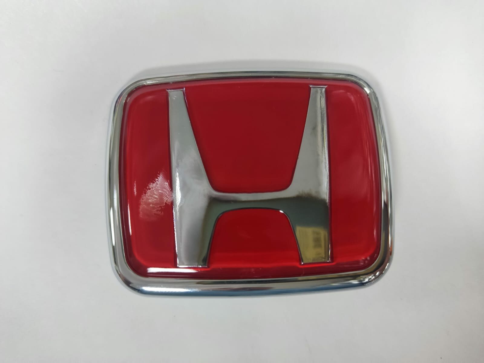 Эмблема Honda, красная, глянцевая, 69x56 мм, для решетки радиатора, багажника, кузова