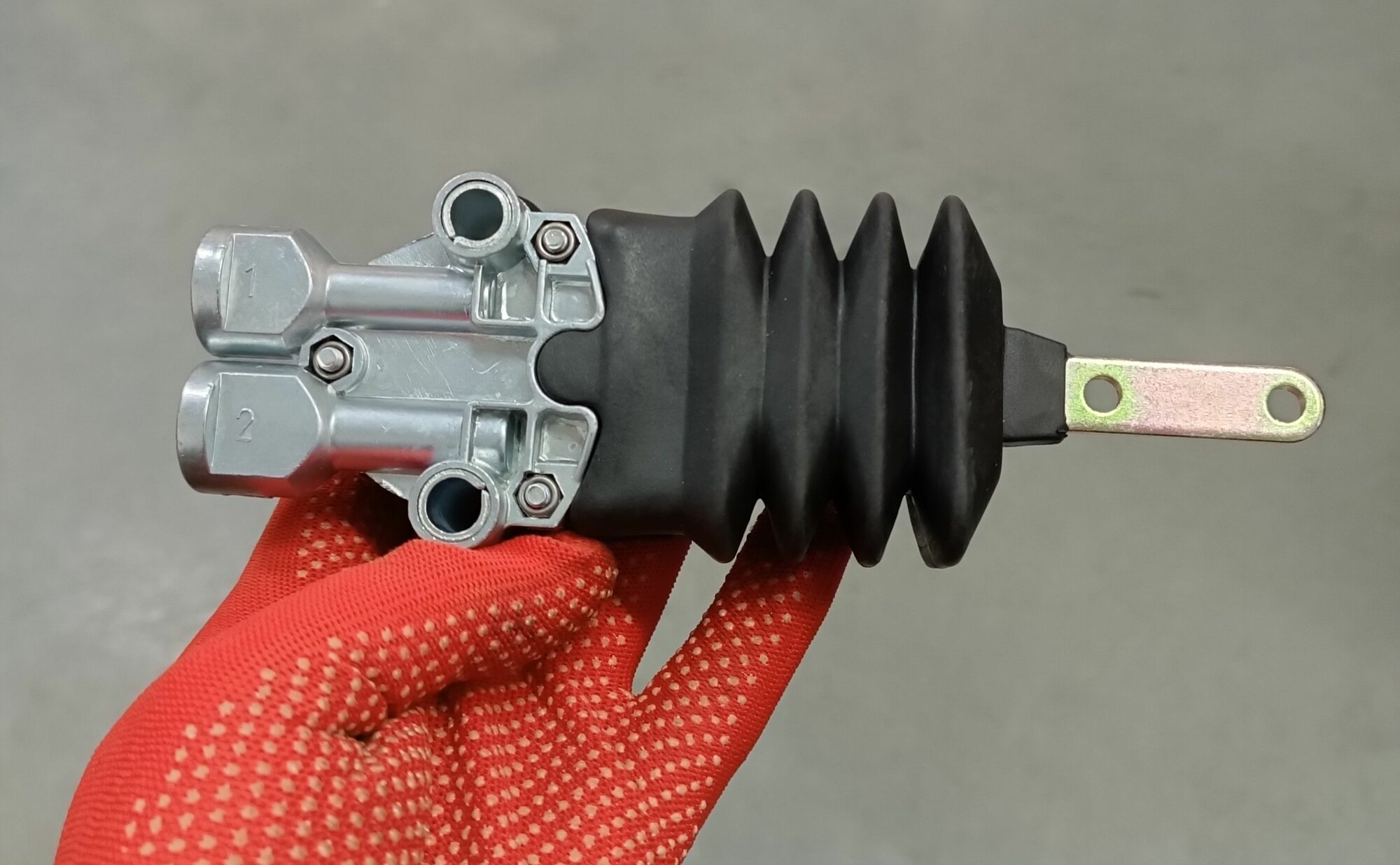 Кран уровня пола кабины Scania 124 , арт. 318732 Hd-parts