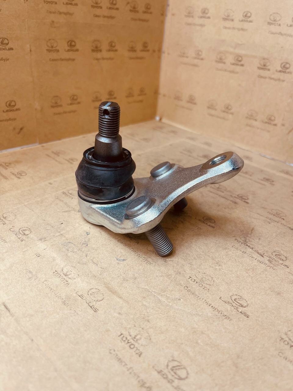 4333019275 Оригинальная шаровая опора Toyota Camry 70 RAV4