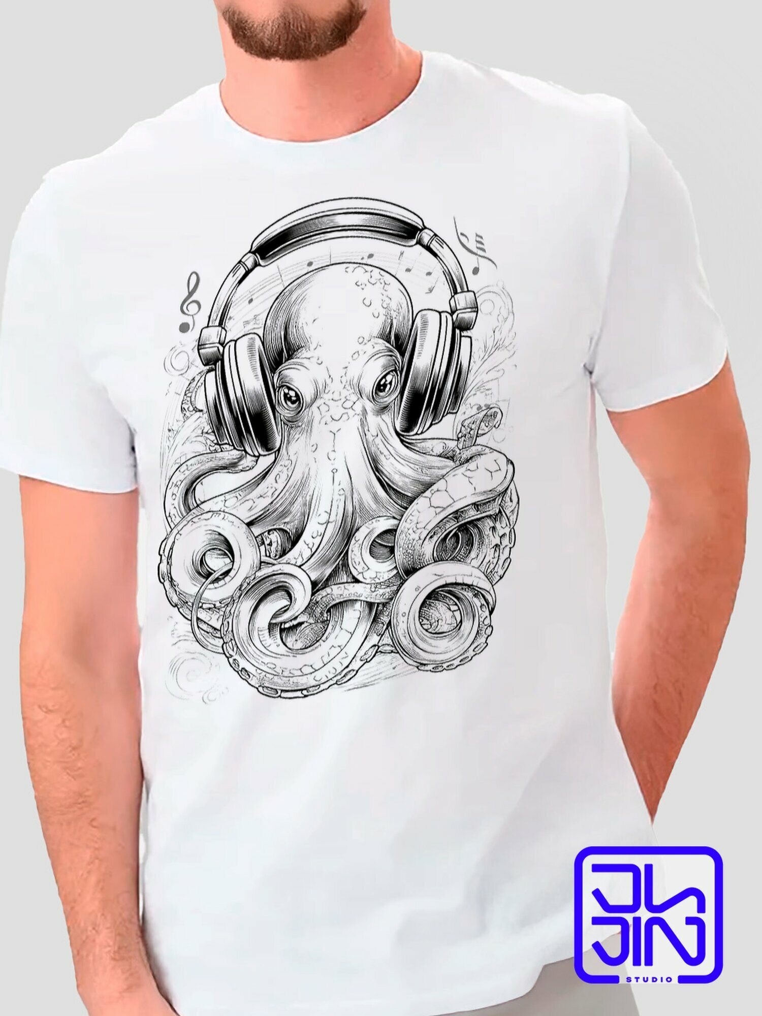 Футболка классическая мужская с авторским принтом Крутой черно-белый осьминог в наушниках, оригинальный белый музыкальный принт, белый хлопковый трикотаж с прикольным рисунком на груди
