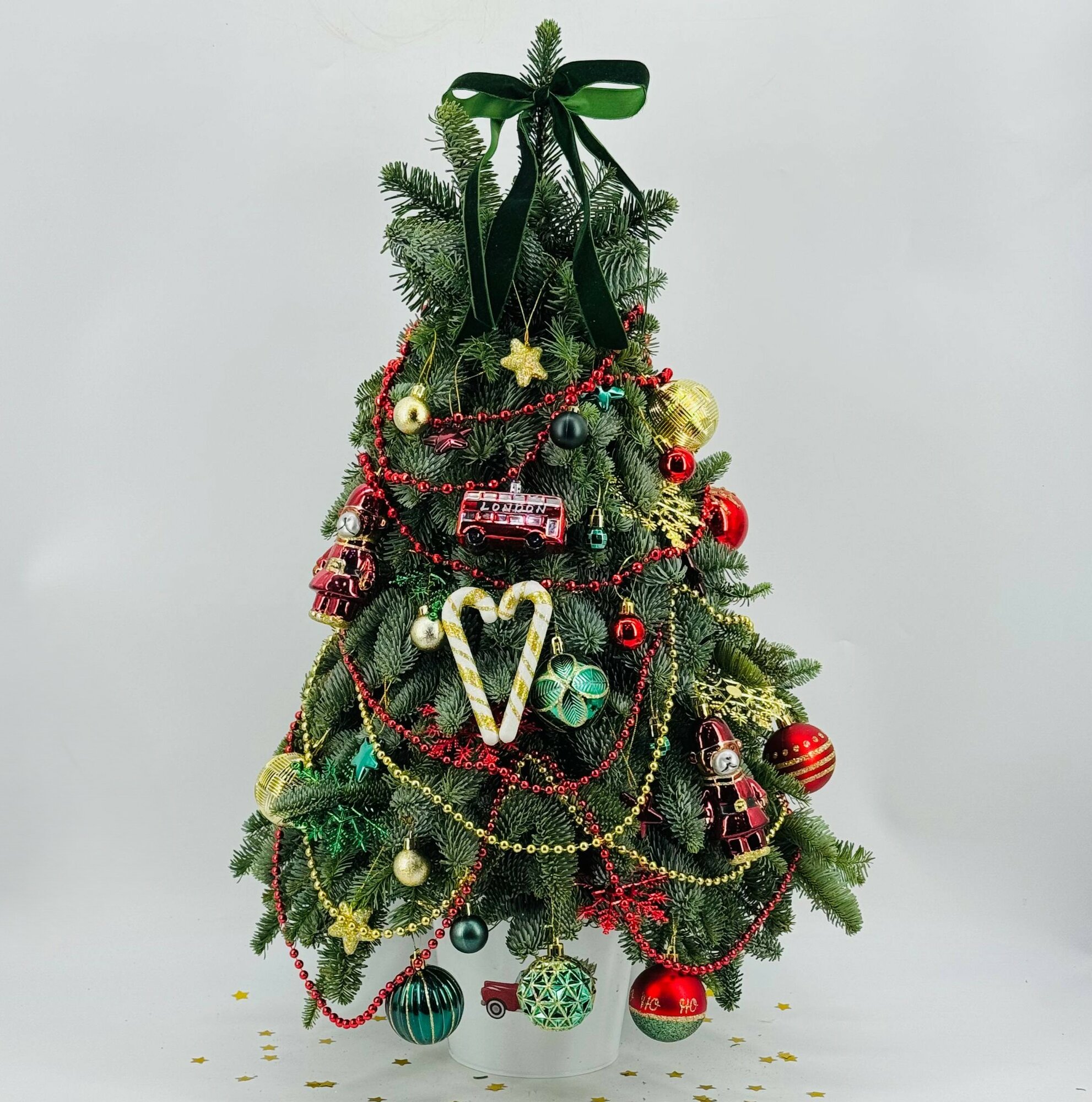 Новогодняя ретро ёлочка 80 см ручной работы из живого нобилиса украшенная игрушками