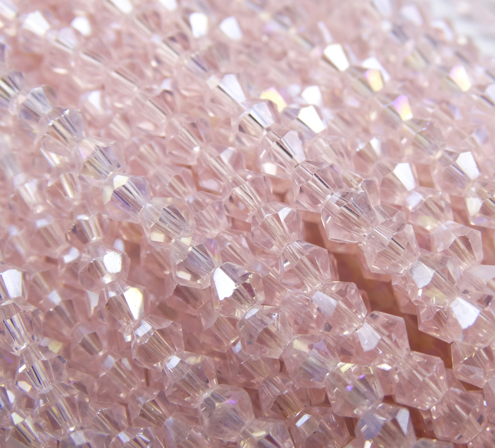 ББ012ДС4 Хрустальные бусины формы "биконус", цвет: Персиковый (с покрытием), 4 мм, кол-во: 95-100 шт.