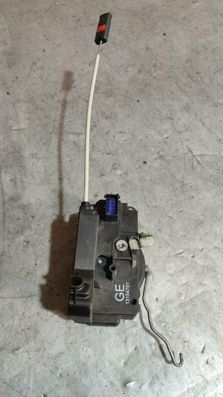 Замок двери передней правой Opel Meriva A (2002 - 2006) 13154791