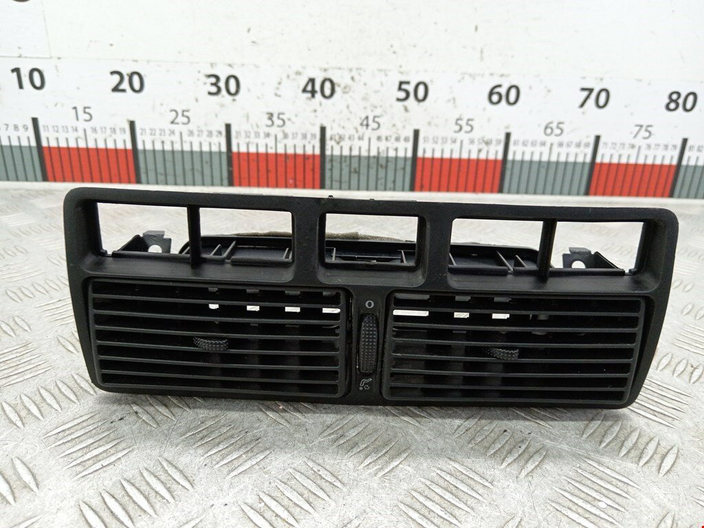 Дефлектор обдува салона Volkswagen Golf 4 1J0819728F арт. 2156445