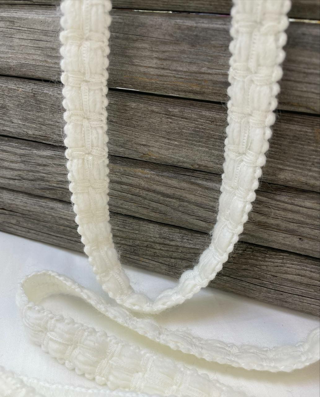 Декоративная, отделочная тесьма, белая, ширина 15 мм, отрез 4 метра