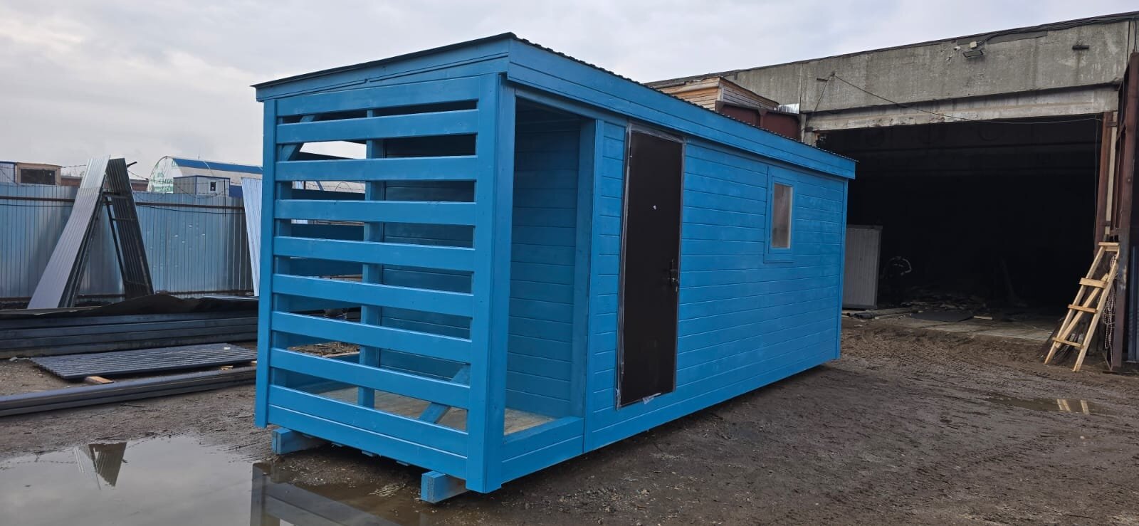 Бытовка утепленная размер 7х2.3 с дровником (снаружи имитация бруса сорт С, внутри вагонка сорт С)