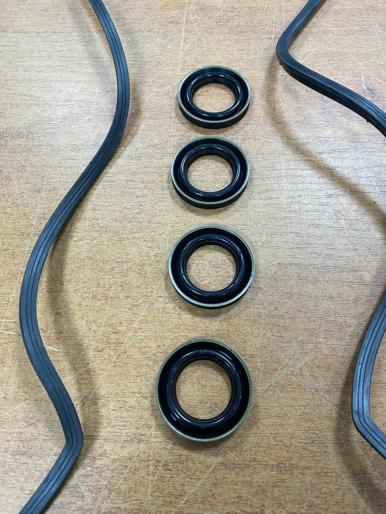 Прокладка крышки клапанов к-кт Mercedes w202 w124 w210 M111