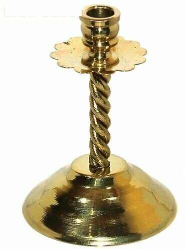 Подсвечник латунный (диаметр отверстия - 8 мм).