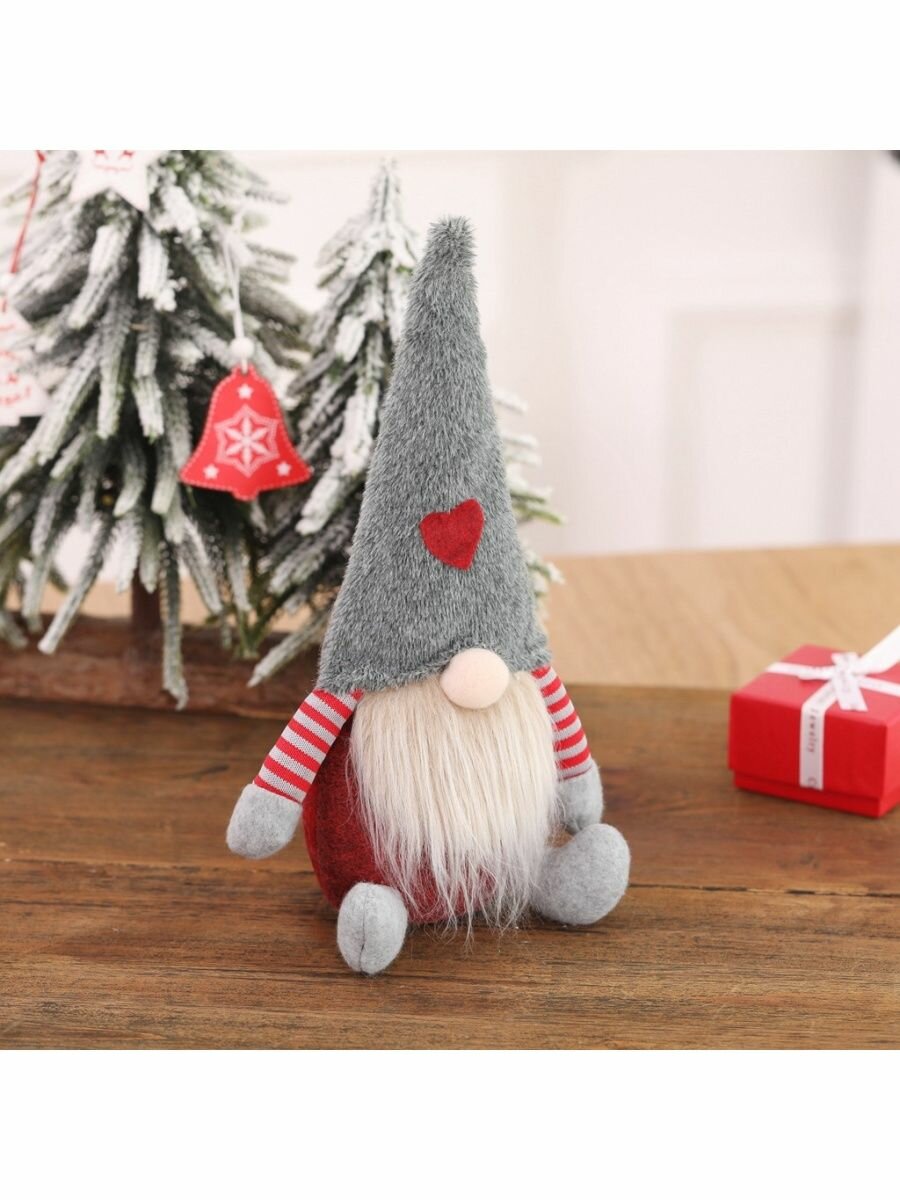 Милый гномик с шапкой новогодний вязаный под елку из фетра