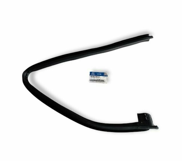 Уплотнитель двери задней правой, по кузову для Hyundai H1 2007-2021 / арт. 831604H001 / бренд MOBIS