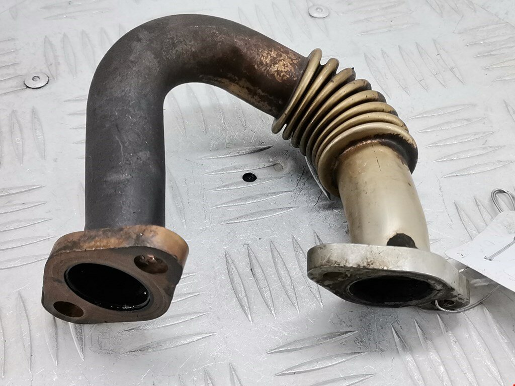 Трубка системы рециркуляции EGR (трубка картерных газов) Volkswagen Passat 7 03P131521E арт. 1593662