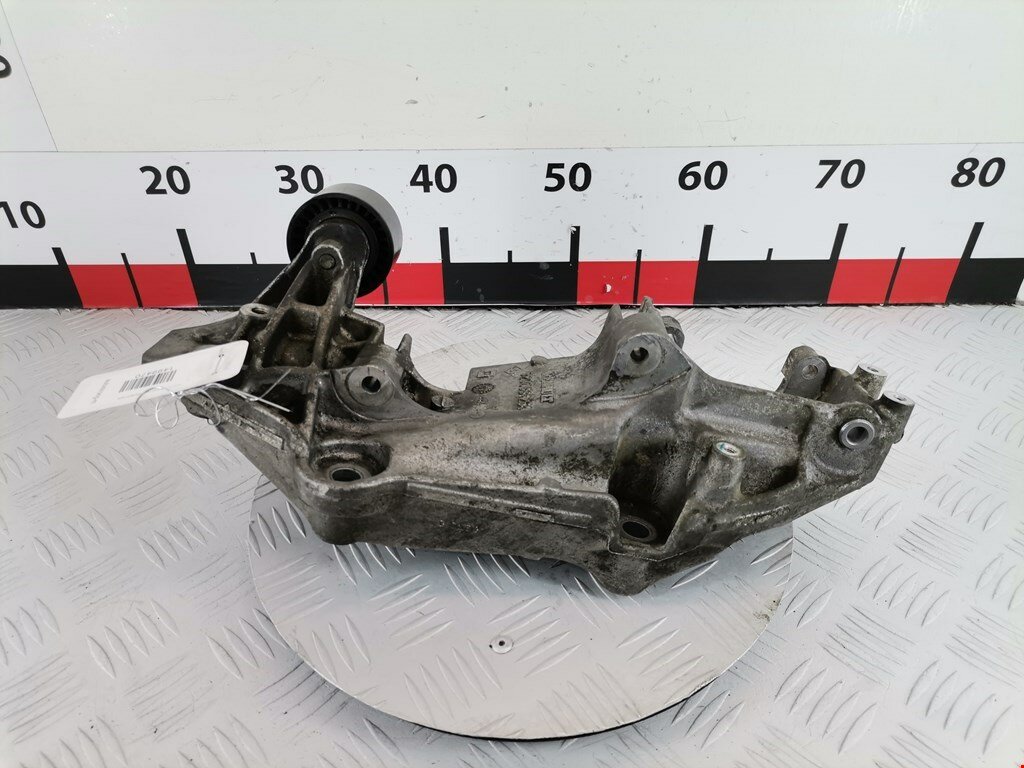 Кронштейн генератора Renault Espace 4 8200881264 арт. 1499470