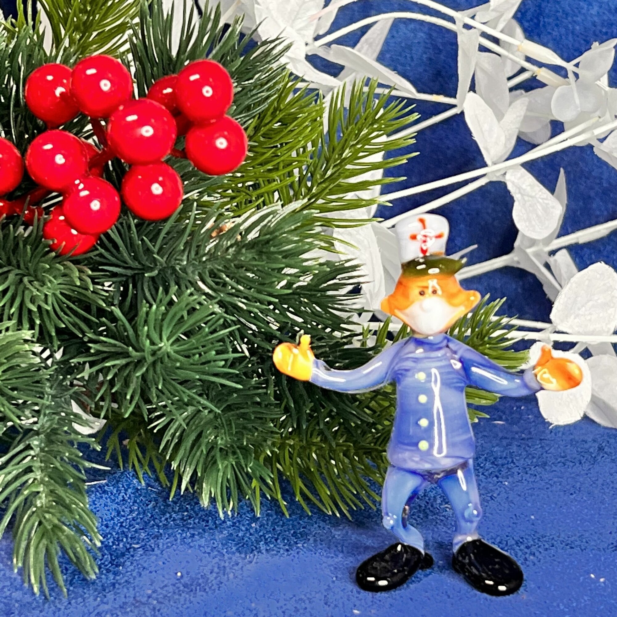 Фигурка стеклянная "Врач в Маске"/ Профессия из стекла