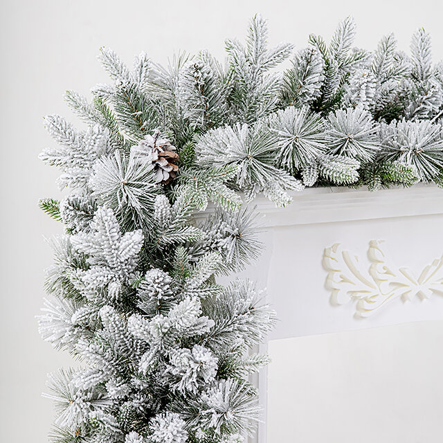 Хвойная гирлянда Зимнее Серебро заснеженная 240 см с шишками, литая + леска, Царь Елка, ВТК/ЗМН/СРБ-240