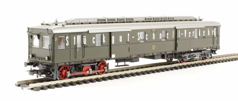 L133031 LILIPUT Дизельная почтово-грузовая мотрисса VT10, Nr. 002 DRG, Ep.II, H0 1/87