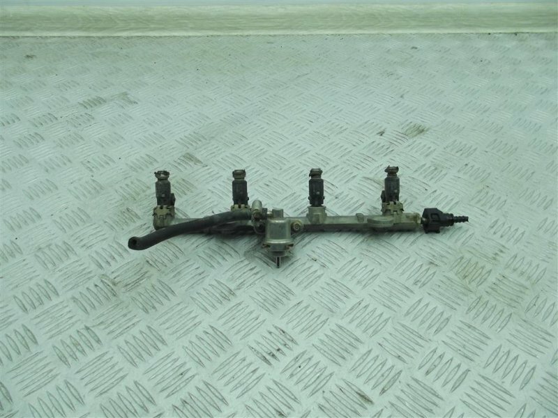 Б/У Рейка топливная (рампа) + форсунки Geely Mk / Джили Mk 1.5 MR479QA 94Л.С. 2012