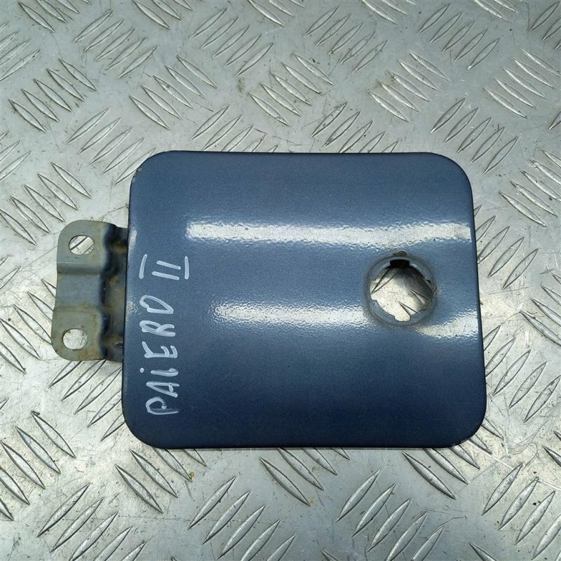 Б/У Лючок бензобака Mitsubishi Pajero 2 / Мицубиши Паджеро 2 3.0 6G72 150Л.С. 1993