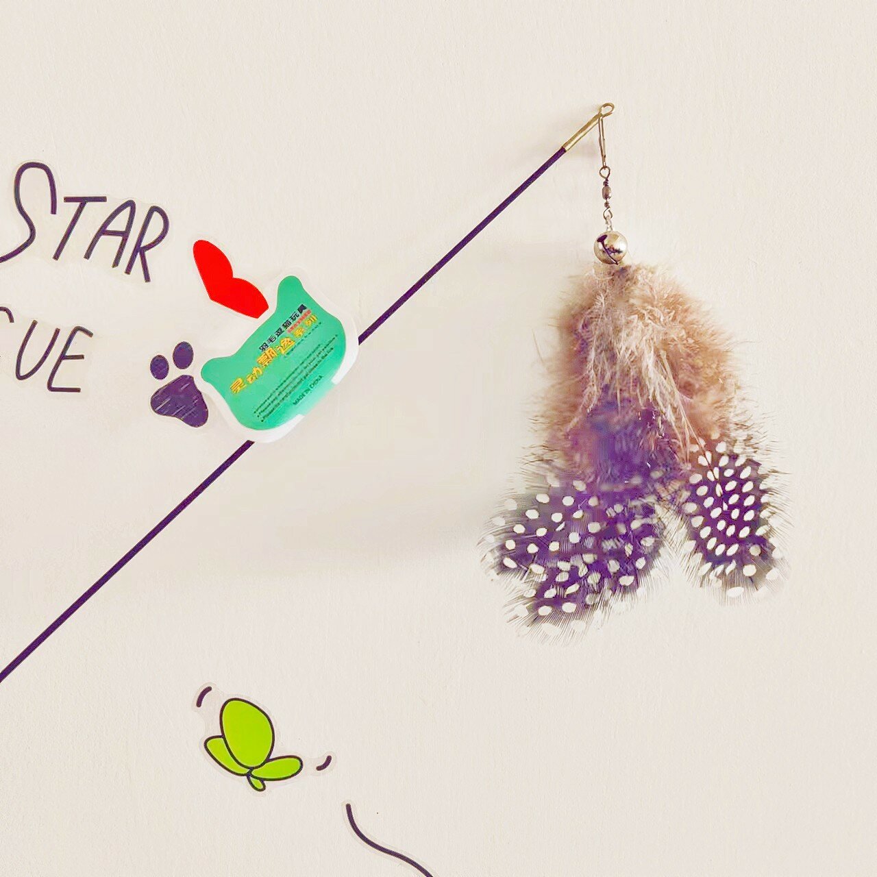 Новая игрушка для кошек богемное перо деревянная ручка кошачья палка Интерактивная колокольчик кошка игрушка товары для