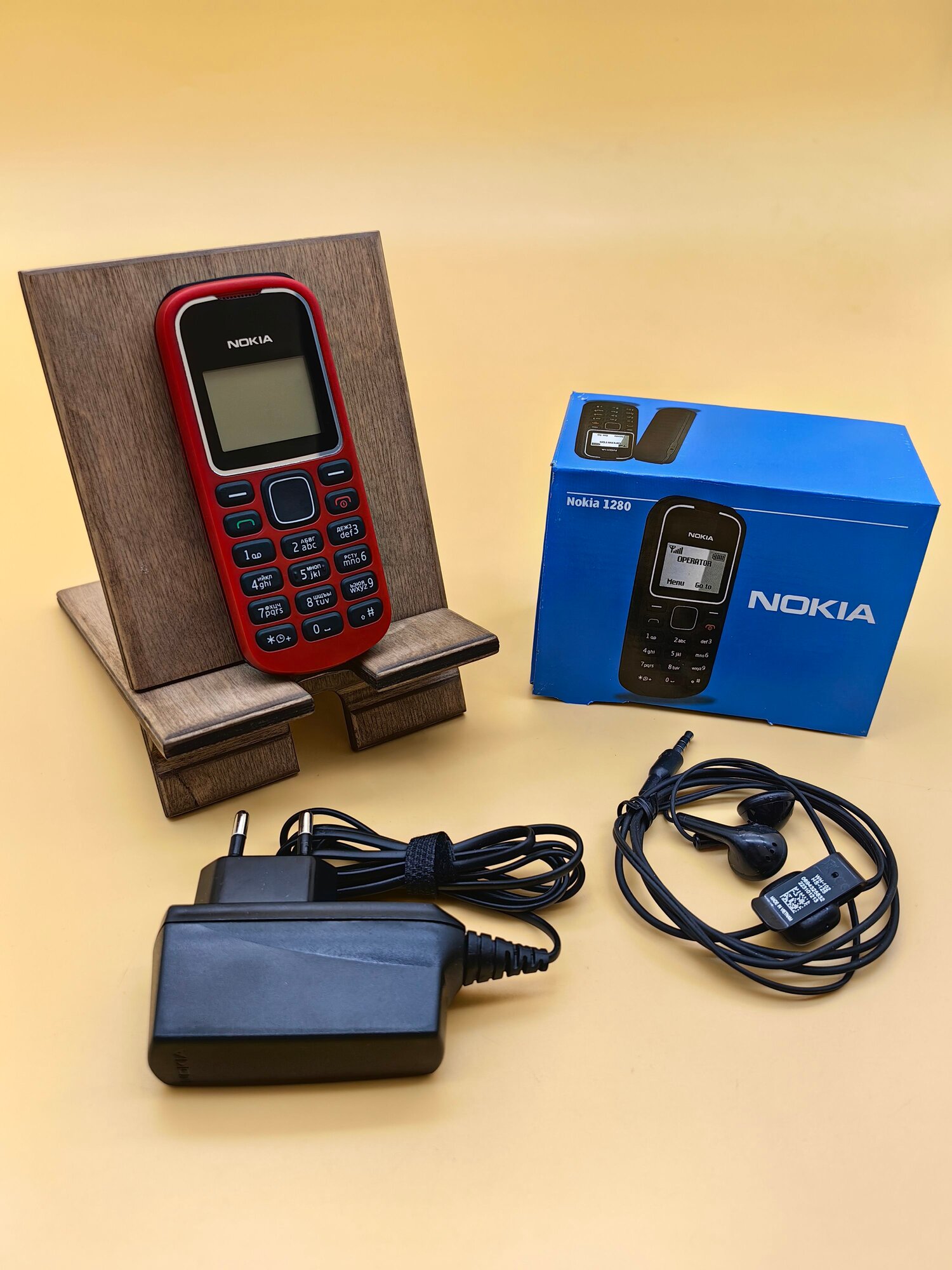 Мобильный раритетный кнопочный ретро телефон Nokia 1280, Красный