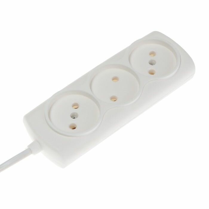 Удлинитель Luazon Lighting ECO, 3 розетки, 2.7 м, 6 А,1300 Вт, ШВВП 2х0.75 мм2, без з/к, белый