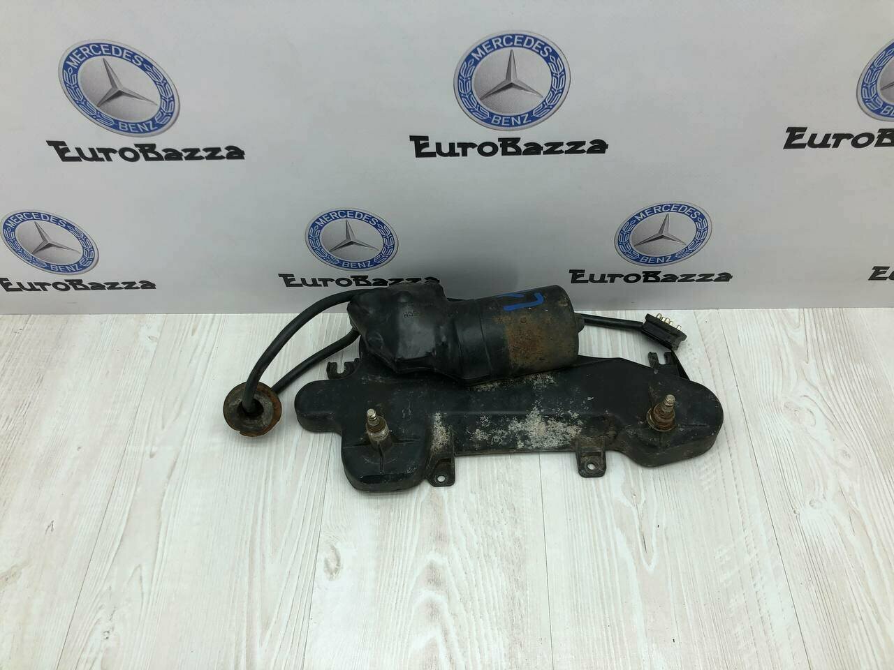 Трапеция стеклоочистителя Mercedes W116 A1168201928