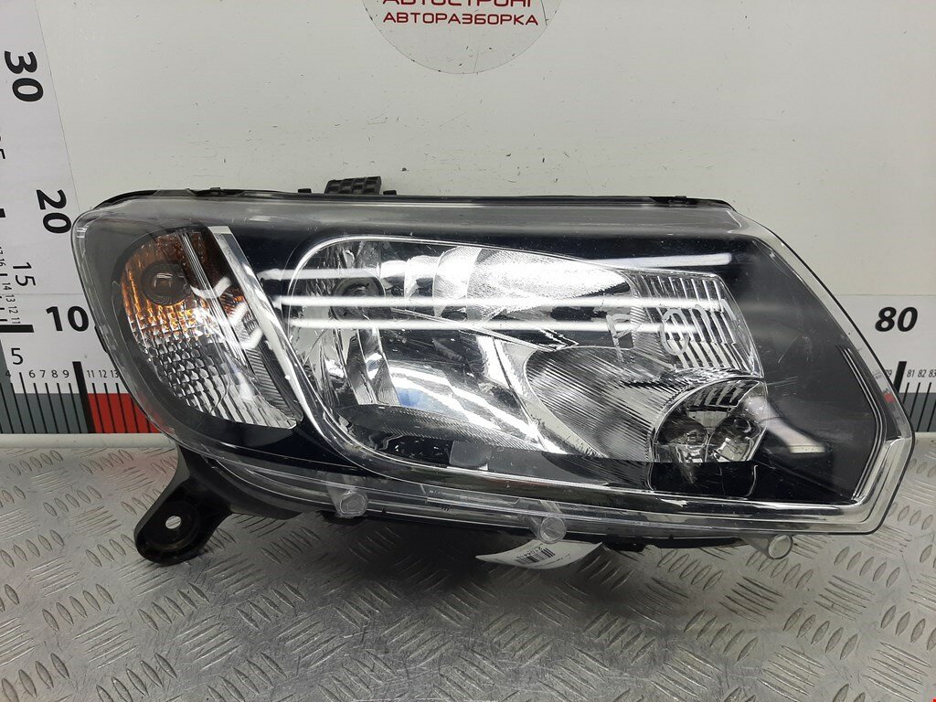 Фара правая Renault Sandero 2 260109119R арт. 2104419