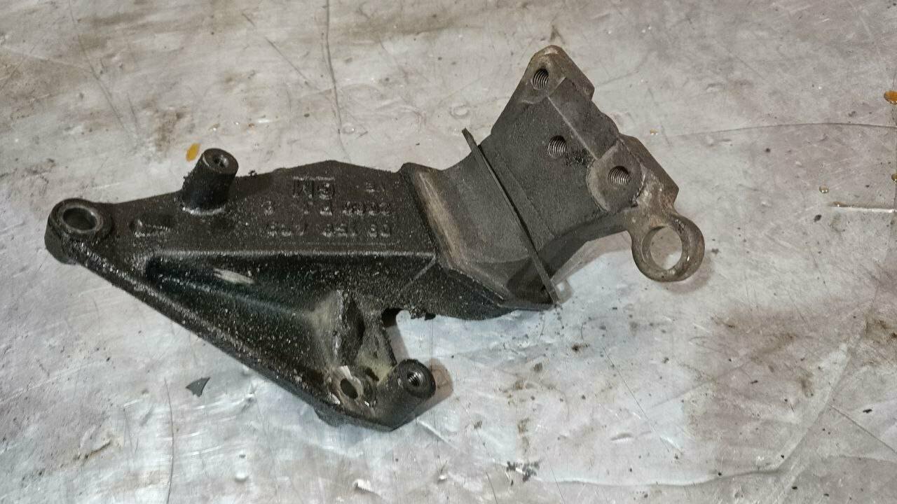Кронштейн двигателя правый Opel Astra G 2003 9158429