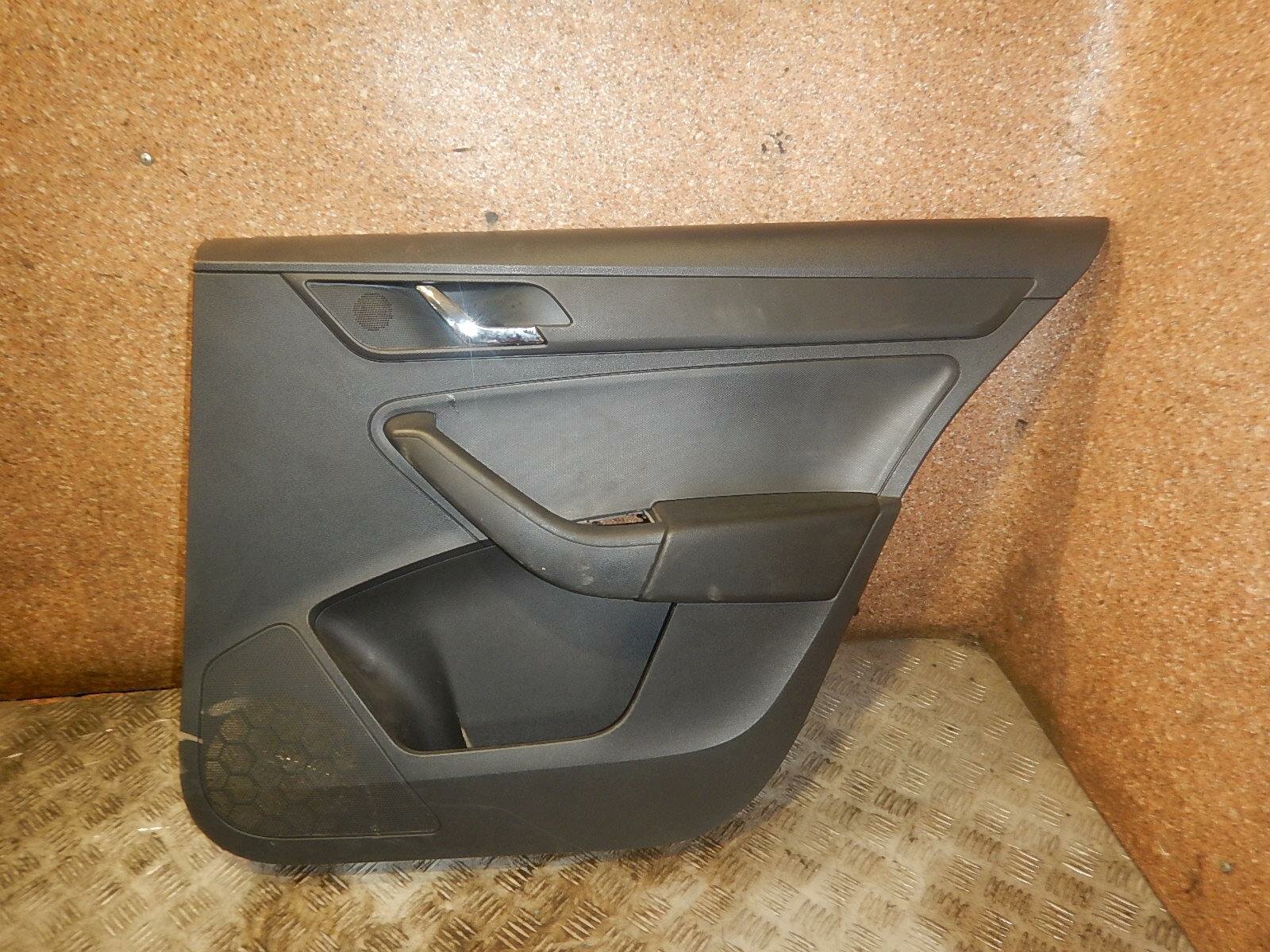 Б/У Обшивка двери задней правой, Skoda (Шкода)-RAPID (12-) SKODA Rapid (12-) Грязная. 468756 VAG арт. 5JH867212C