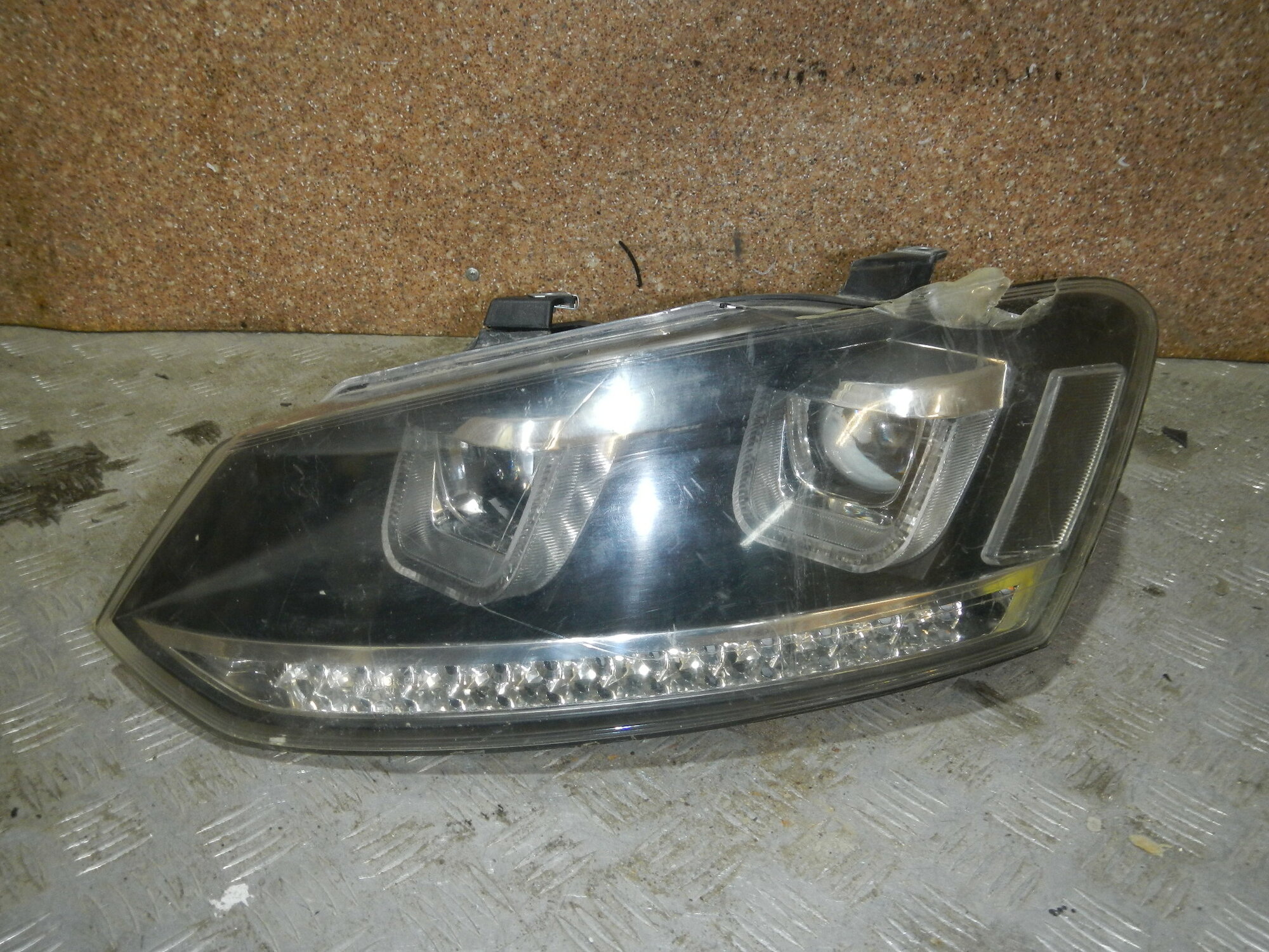 Б/У Фара левая, Volkswagen (Фольксваген)-POLO (SED RUS) (11-) VOLKSWAGEN POLO (Sed RUS) (11-) Тюнинг Установленно ремонтн...