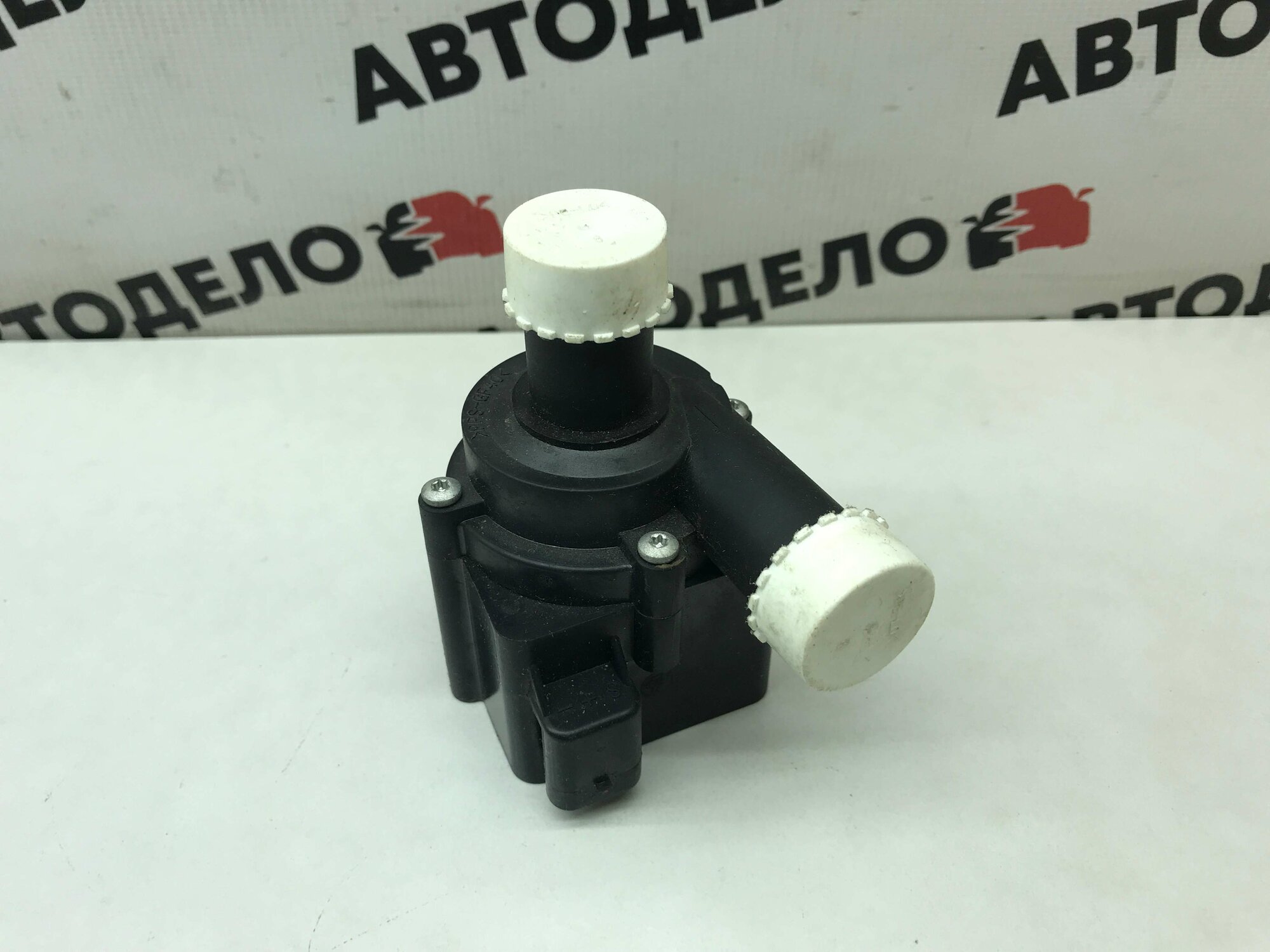 Помпа дополнительная Luzar LWP1813 VW Tiguan