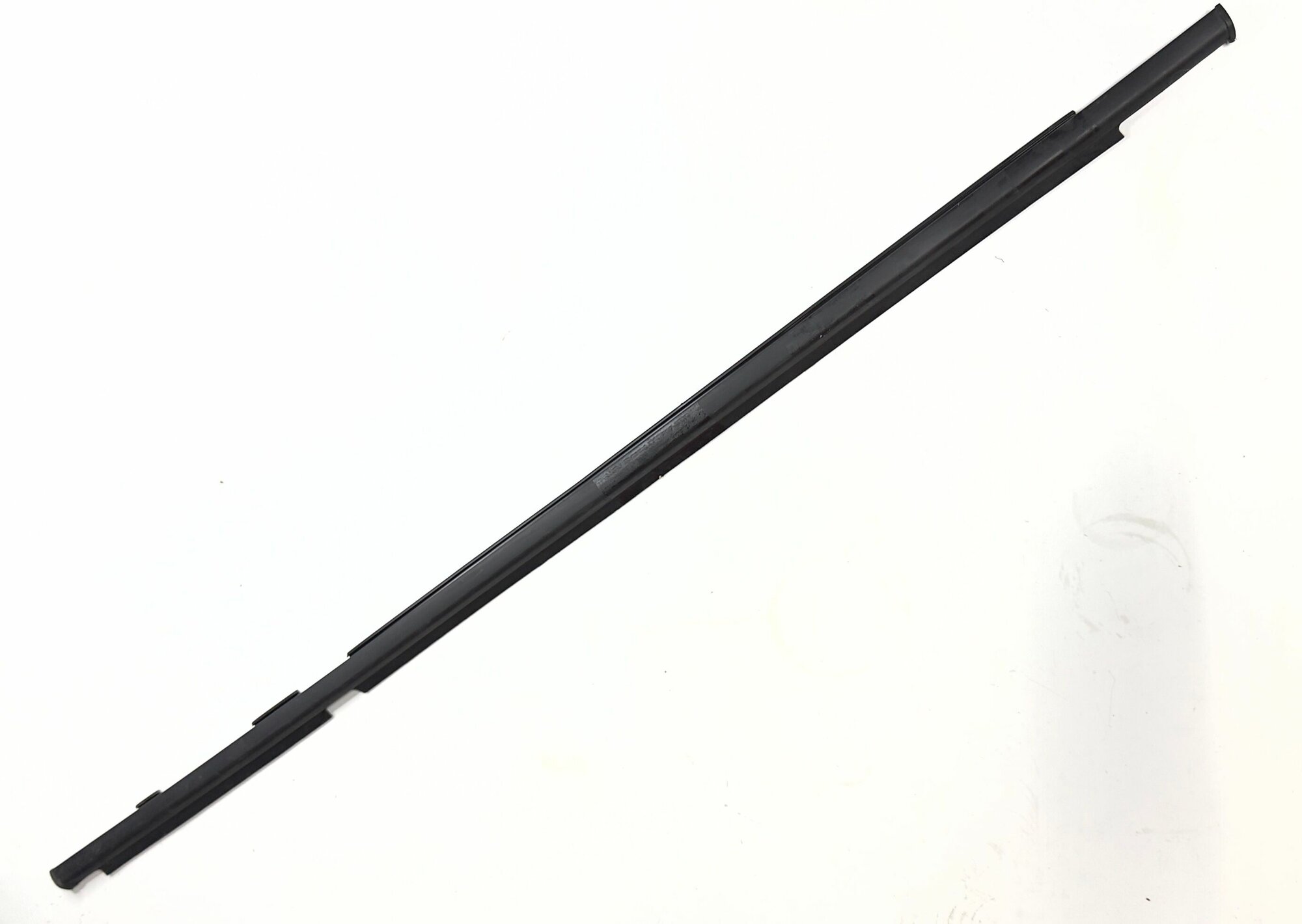 Уплотнитель двери задней левой (бархотка) CHERY Vortex Tingo [1.8 16V 5MT внедорожник]