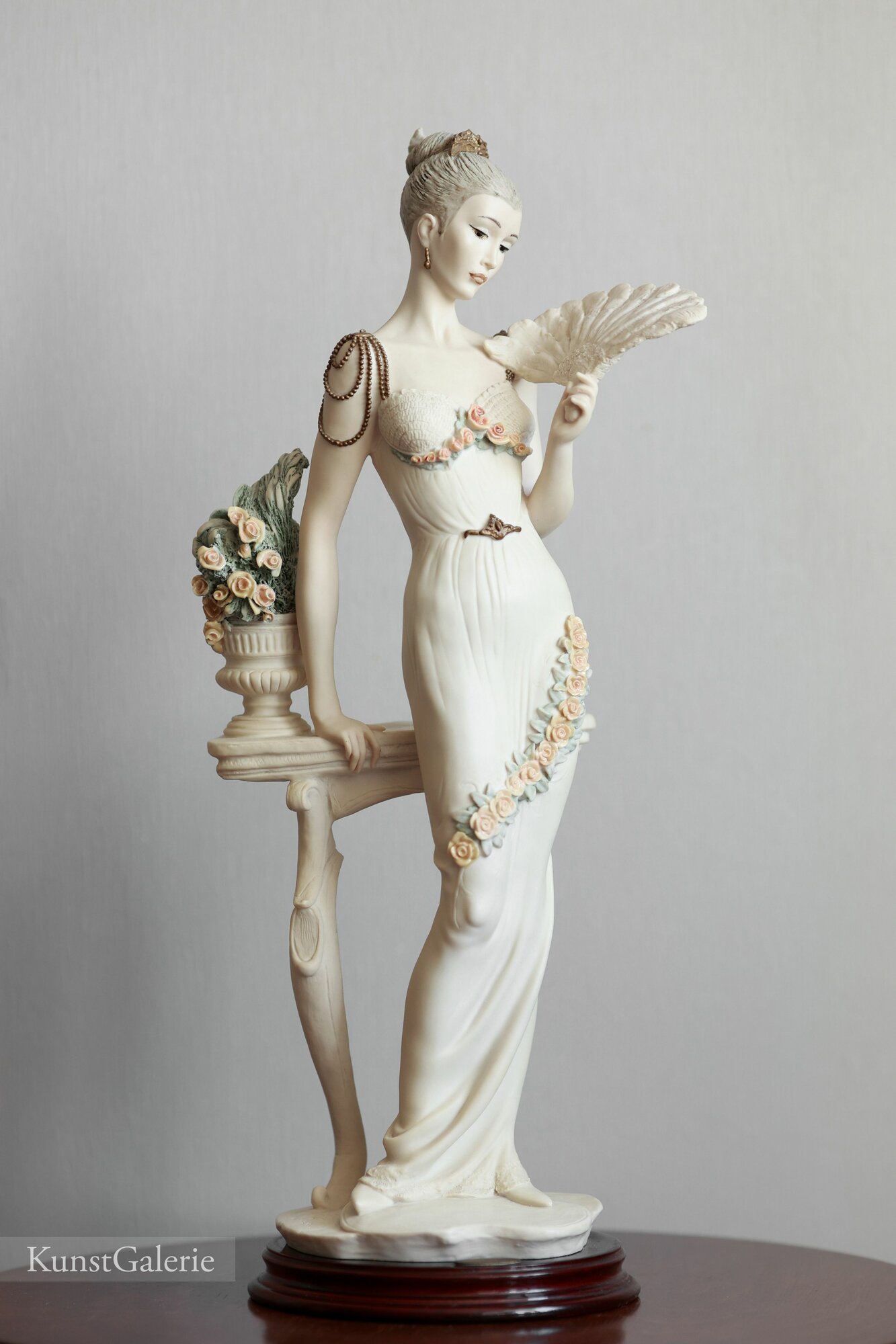 "Французский вечер" статуэтка Джузеппе Армани Флоренс Каподимонте - Soiree 0338F - Giuseppe Armani Florence Capodimonte