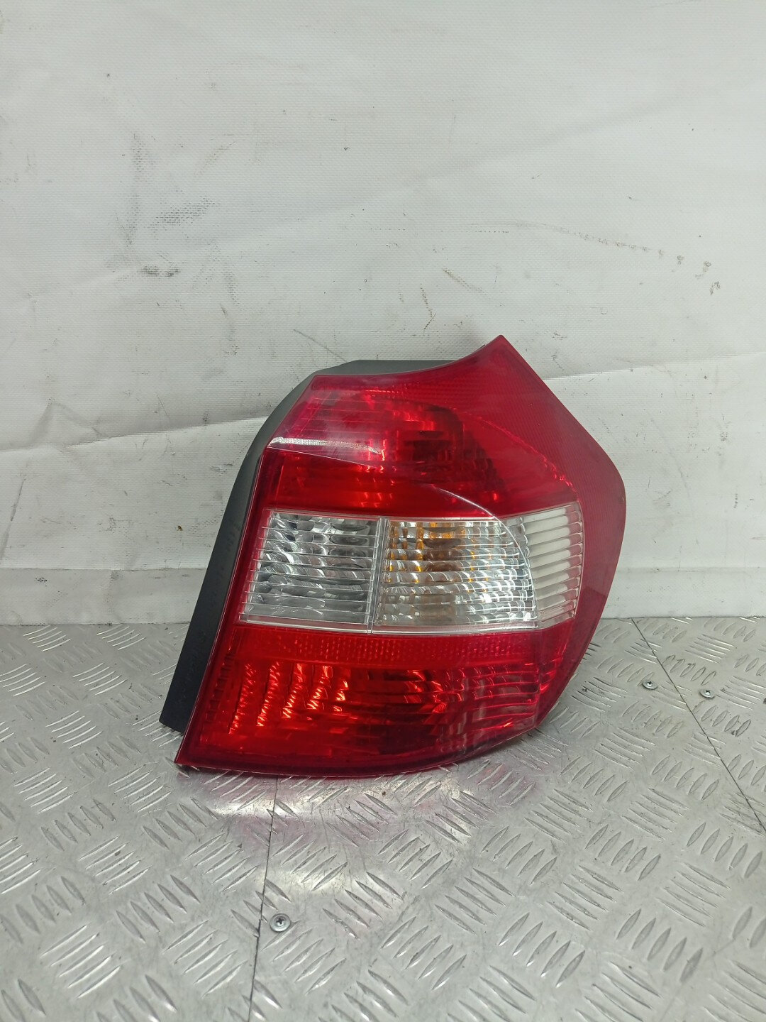 Фонарь задний правый BMW 1 E87 2006 89030690