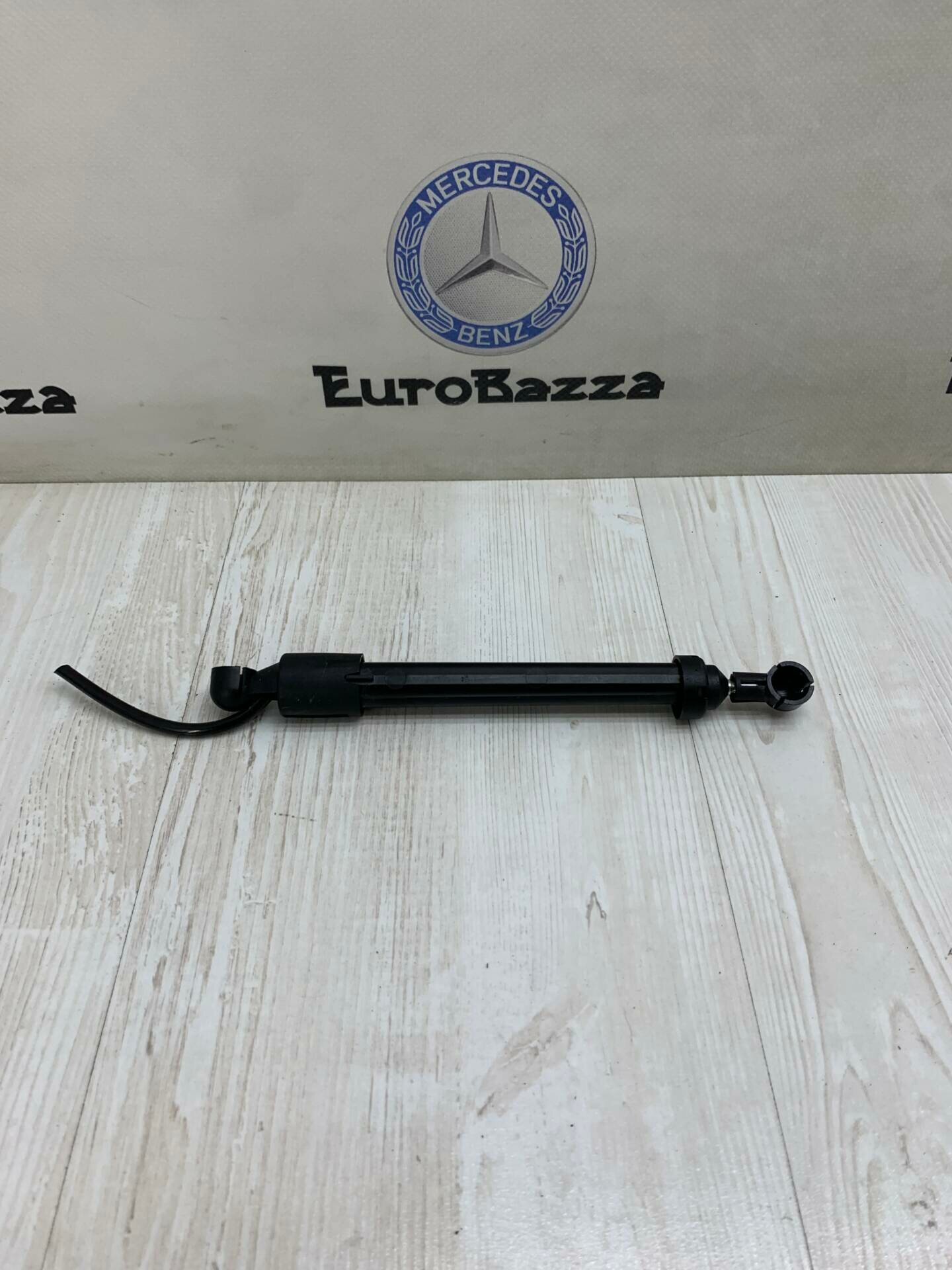 Датчик положения двери багажника Mercedes W164 A1648201910