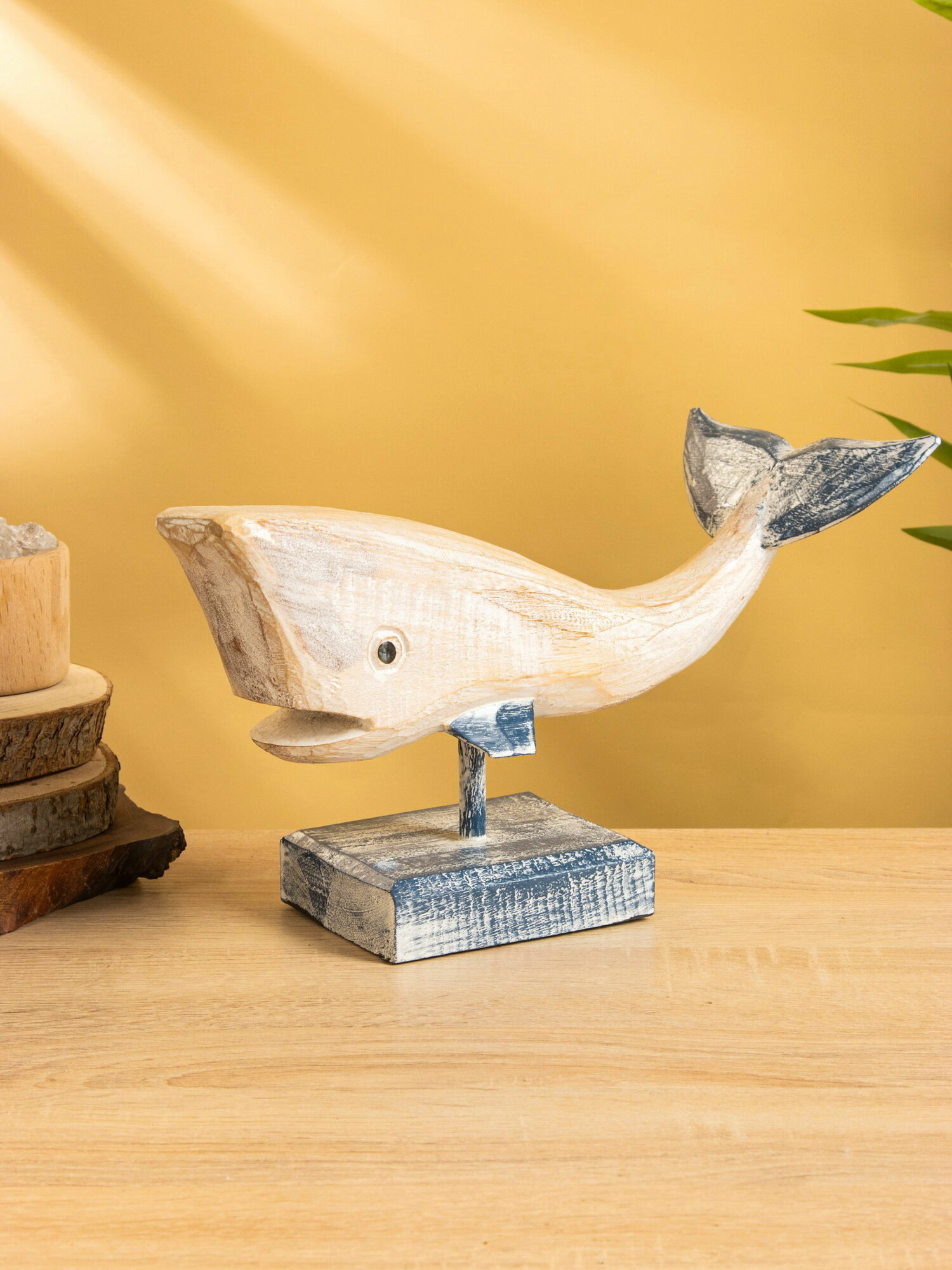 Сувенир на подставке "Кашалот", 32x17x15 см, дерево, цвет: бежевый