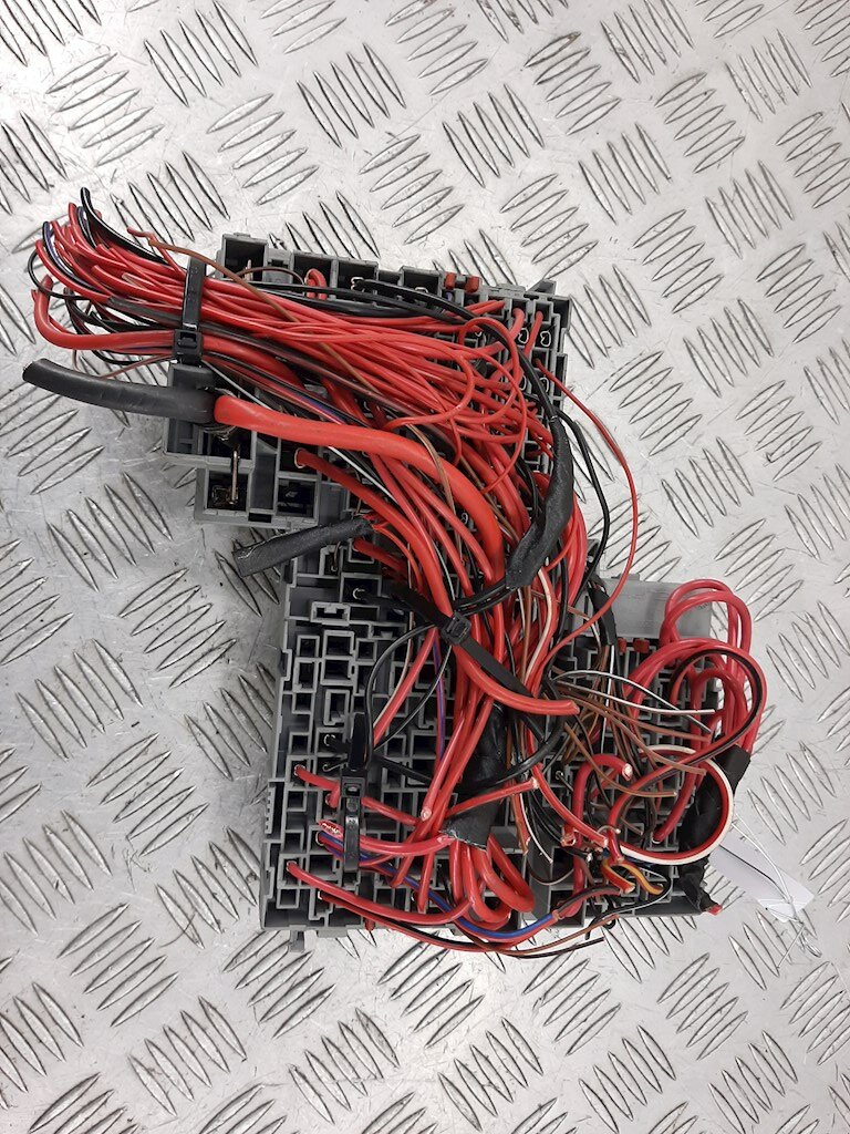 Блок предохранителей Opel Corsa C 13109962 арт. 620565