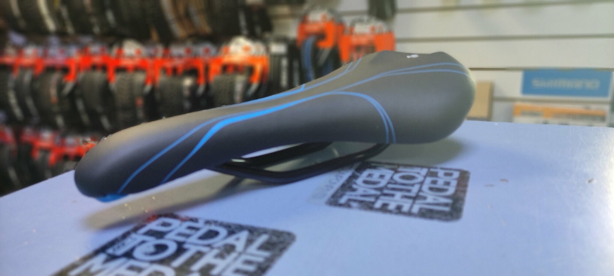 Седло Bontrager VL-21861, черно-синее