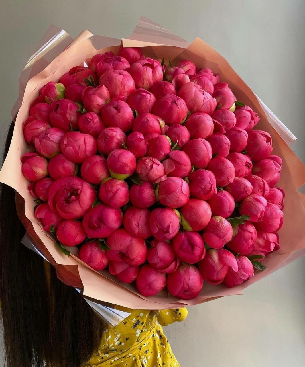 Премиум букет пионов Корал Шарм 101 шт, премиум цветы, шикарный, красивый букет цветов, пионы.