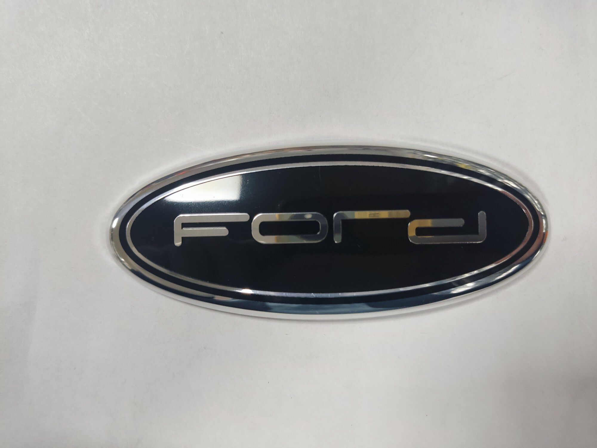 Эмблема Ford для тюнинга, металл, 115 мм, черная, глянцевая, самоклеящаяся