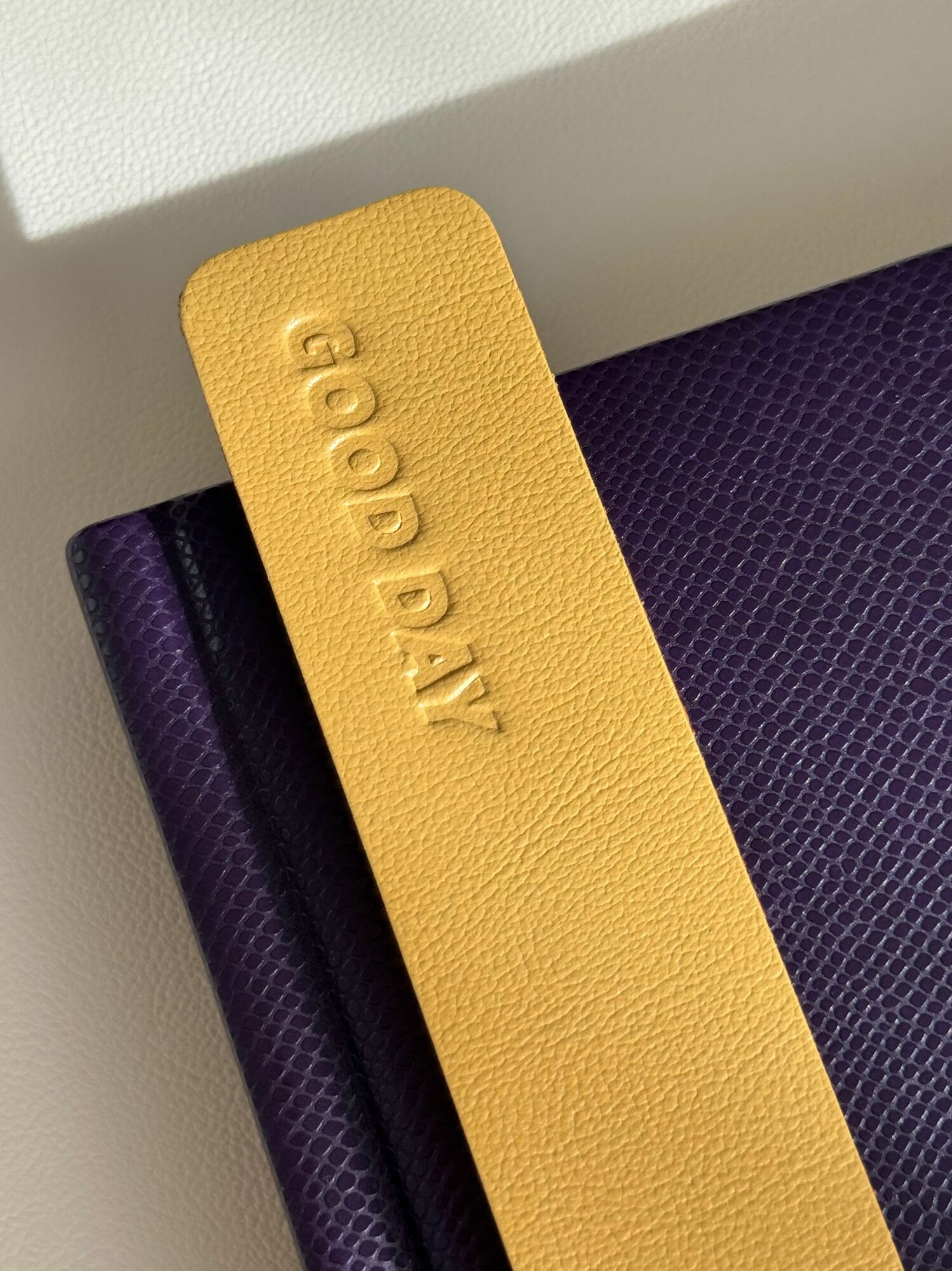 Закладка для книги кожаная, блокнота, закладка для ежедневника Good Day