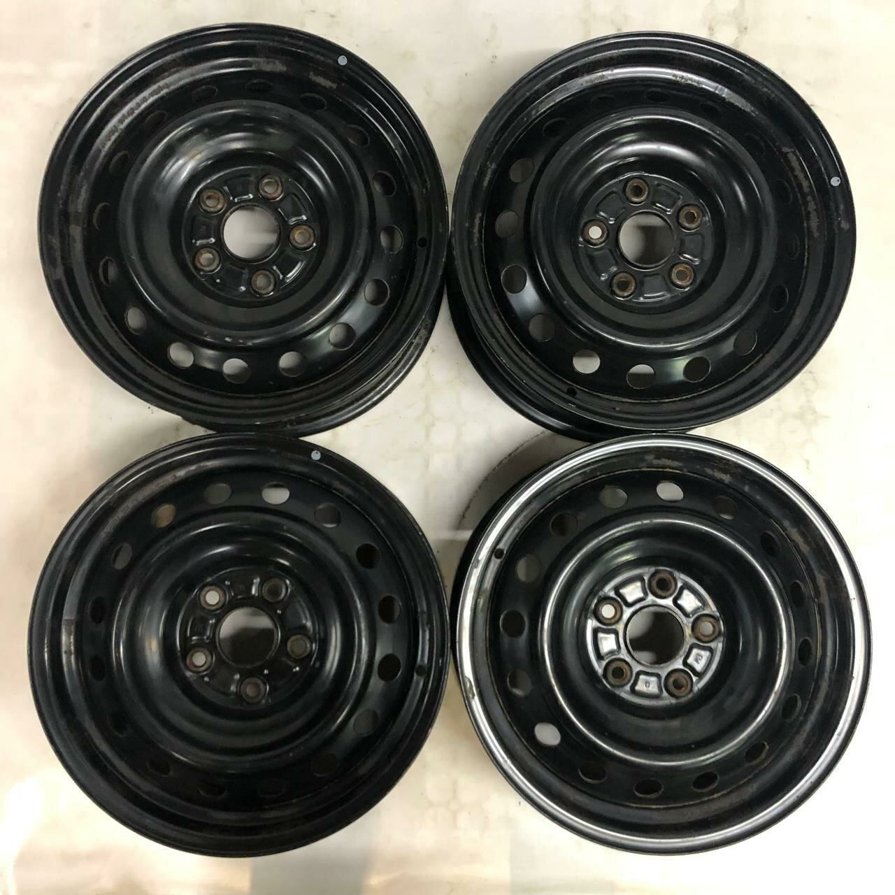 Колесные диски Штампованные 16x5.5 PCD 5x114.3 D60.1 ET39 (Реплика)