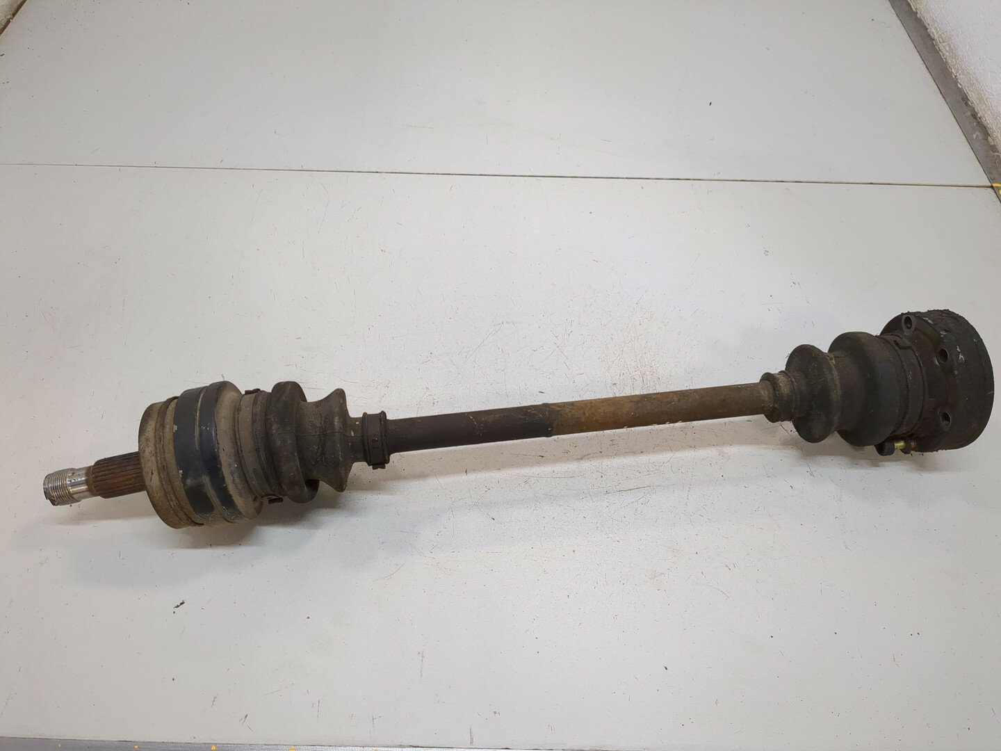 Полуось (вал, шрус) левая задняя Mercedes S W140 Б/У