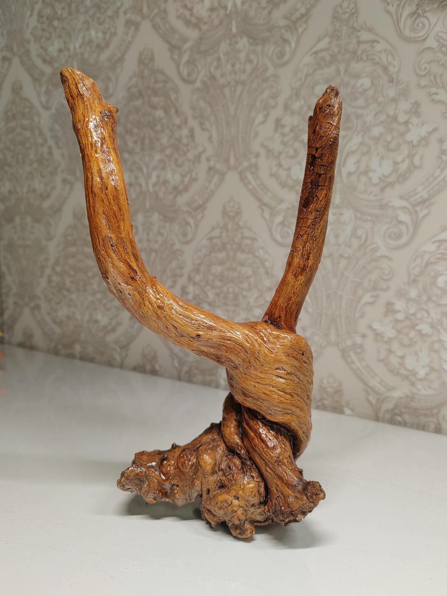 Деревянная скульптура любви - "Любовь" - 25х14х6 см, Статуэтка, декор, сувенир, заготовка, сплетенное дерево, материал - дерево