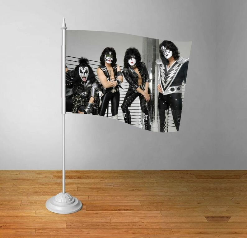 Флажок Kiss, Кисс №2