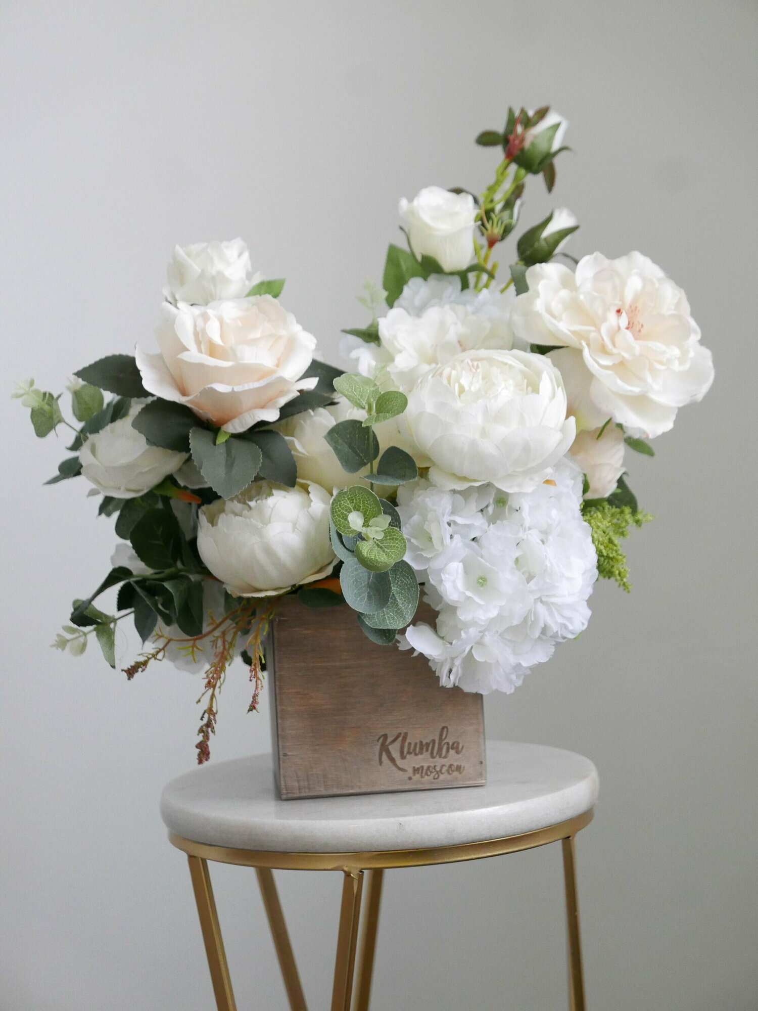 Нежная композиция из искуственных цветов от студии цветов klumba.moscow